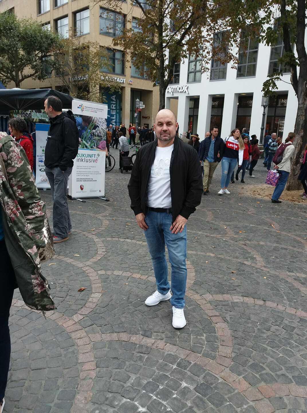 Argeșean zdrobit de un copac! Este în stare critică și are nevoie de ...